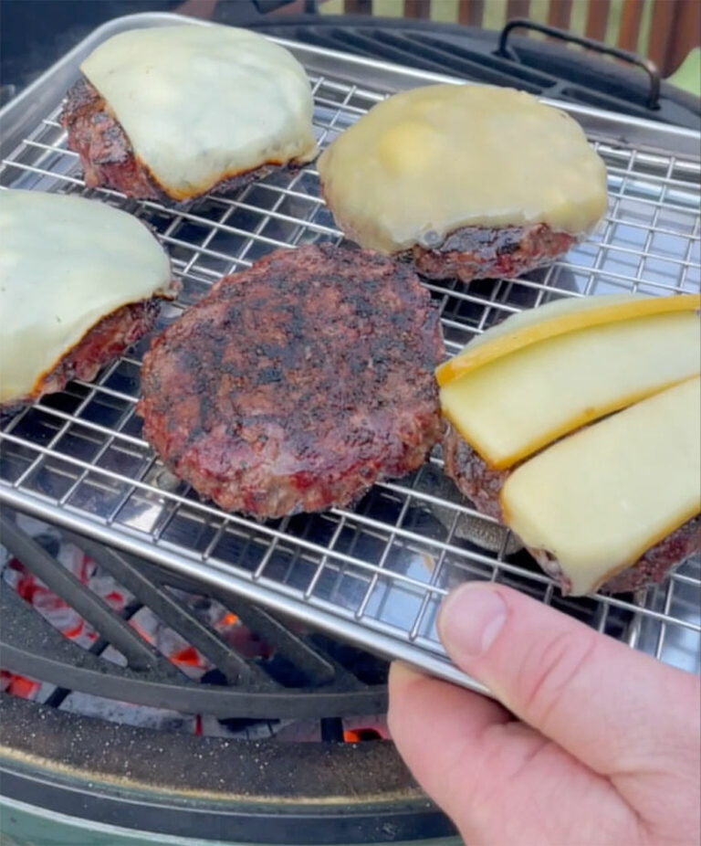 The Battle of the Grilled Beef Burgers! - Barbecuebible.com